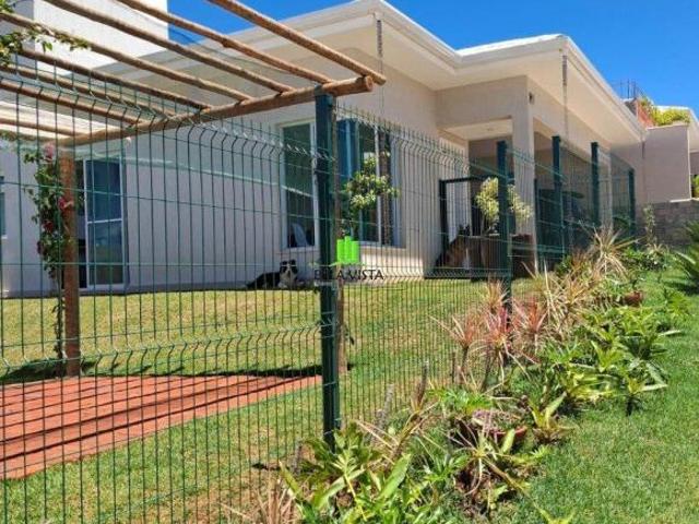 Excelente casa nova