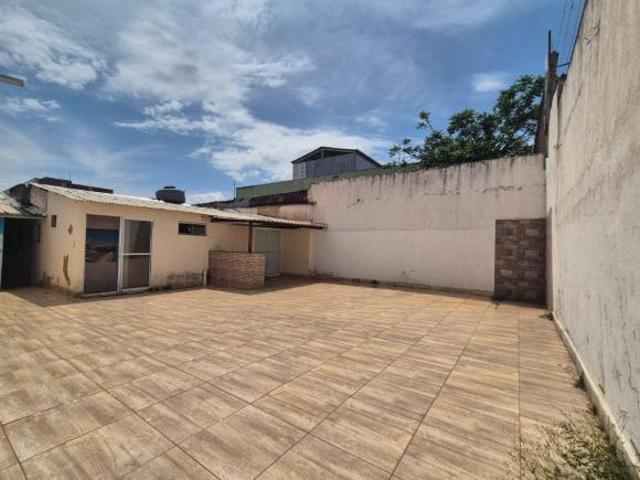 Excelente casa para investimento QSD 1