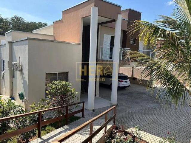Seu refúgio no Cond. Parque da Fazenda, com 560m² e 4 dorm