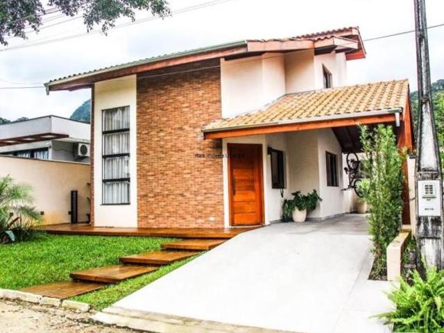 Excelente casa para venda ou troca em condomínio no Horto Ubatuba SP
