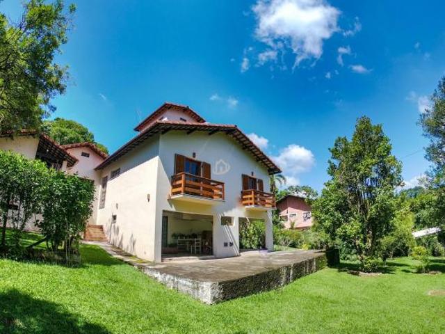 Excelente casa para venda Chácaras Bartira Embu das Artes
