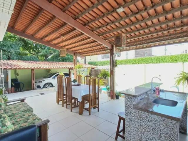 EXCELENTE CASA para venda com 141 metros quadrados com 3 quartos em Fragoso Olinda PE