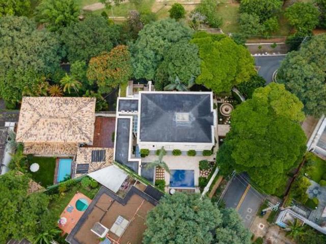 Aconchegante casa para venda em Alto de Pinheiros com 5 quartos, sendo 5 suítes, 584m²