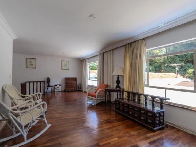 Funcional sobrado para venda em Chácara Monte Alegre com 4 quartos, sendo 1 suíte, 261m²