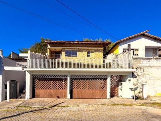 Versátil casa para venda em Colônia com 2 quartos, 347m²
