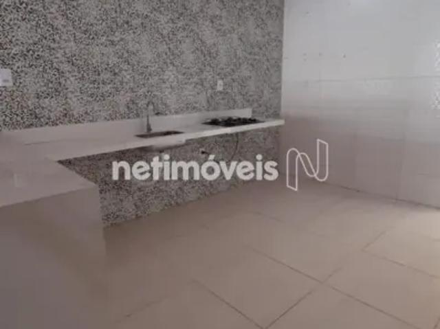 Excelente casa para venda em condomínio no bairro Conceição em Feira de Santana