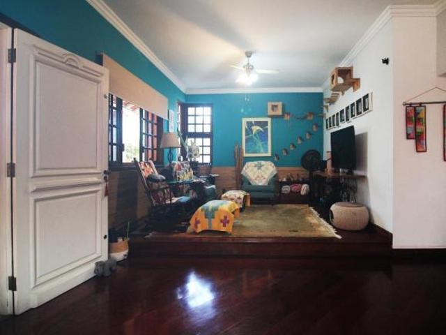 Imperdível casa para venda em Jardim Petrópolis com 4 quartos, sendo 4 suítes, 271m²