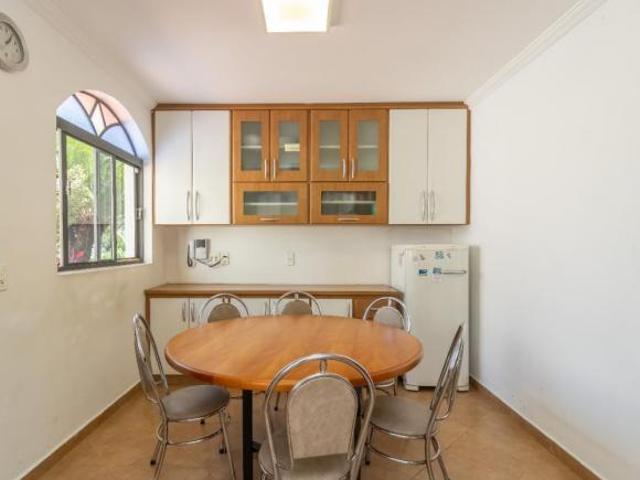 Elegante casa para venda em Jardim São José Zona Norte com 4 quartos, sendo 2 suítes, 202m² leil