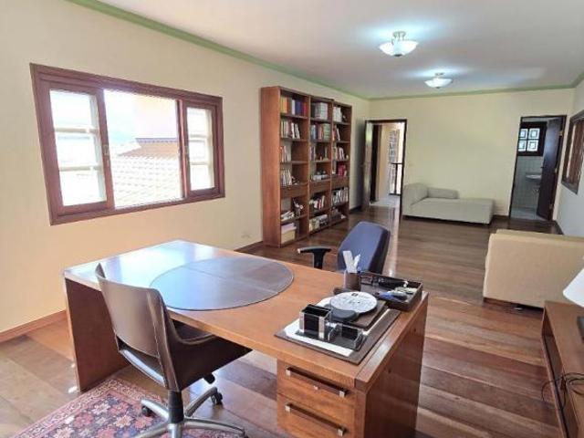 Aconchegante casa para venda em Jardim Suisso com 5 quartos, sendo 3 suítes, 465m² mlimaoscar#PHU5