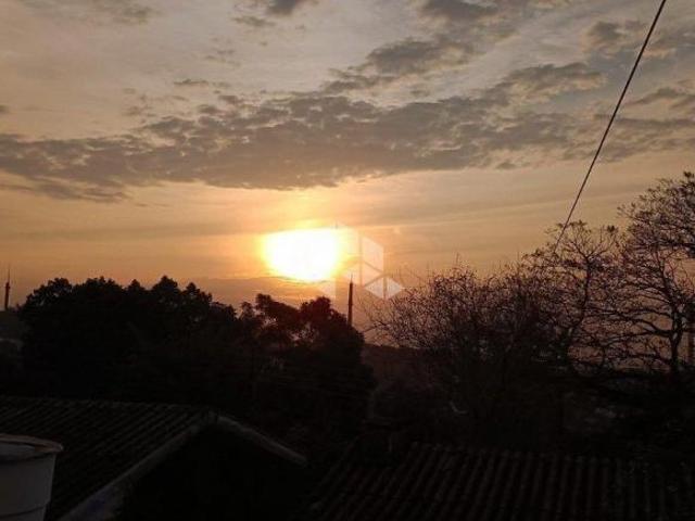 EXCELENTE CASA PRÓXIMO À UNIRITTER