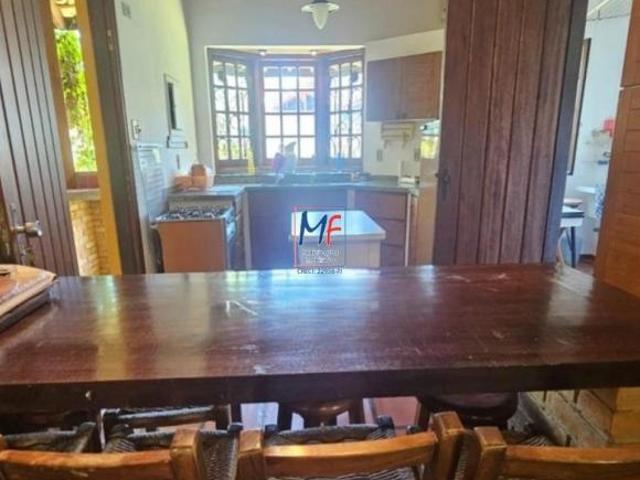 Excelente casa Praia de Perequê com 180 m² a.c 1.036 m² a.t 3 dorms. 2 suítes, 3 salas, churra