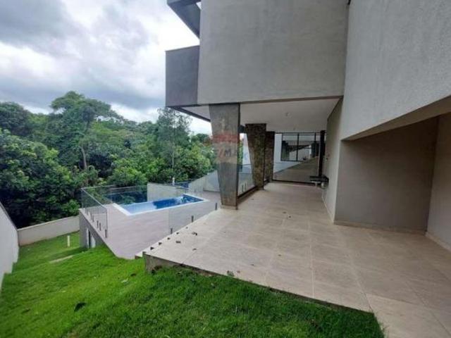 Excelente Casa Recém Construída a venda no Condomínio Tarumã em Santana de Parnaíba