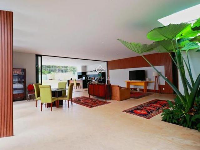 EXCELENTE CASA RECÉM CONSTUÍDA DE 04 QUARTOS NA SHIS QI 29 – LAGO SUL