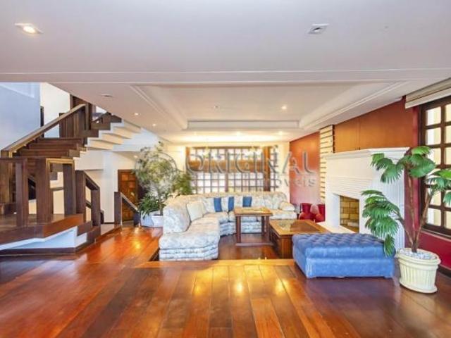 EXCELENTE CASA RESIDENCIAL À VENDA NO BAIRRO BOM RETIRO 5 QUARTOS, 2 SUÍTES