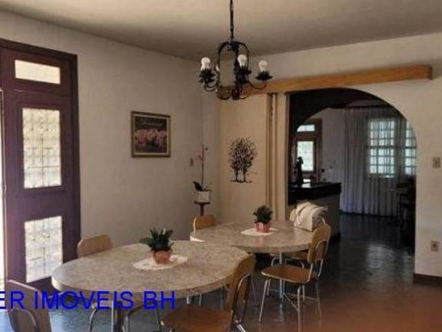EXCELENTE CASA RESIDENCIAL OU COMERCIAL NO PRADO
