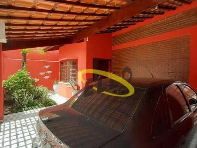 Excelente Casa Residencial ou Comercial Próximo ao Centro de Cotia!