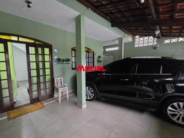 Excelente Casa Sobrado com 4 dormitório 2 vagas