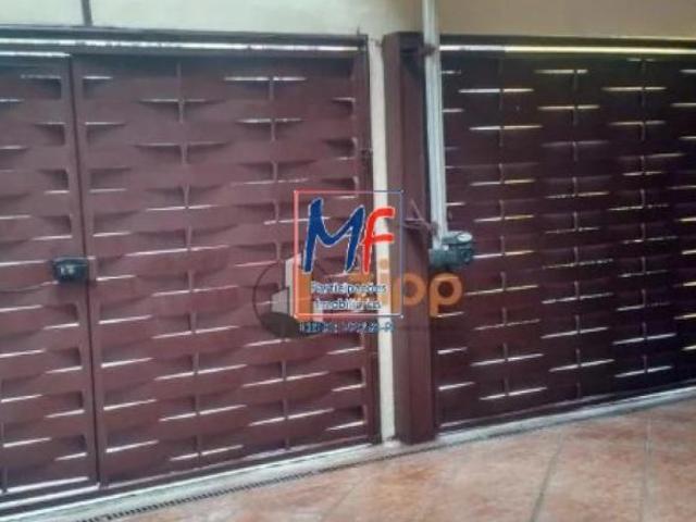 Excelente Casa sobrado localizada no Tucuruvi, com 3 dormitórios sendo 1 suíte, 4 banheiros, 210 m