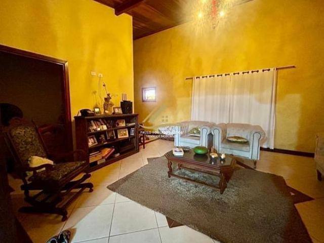 Excelente Chácara 1.000m² à 15 minutos de São José do Rio Preto SP: 4 quartos, 3 suites, sala, varan
