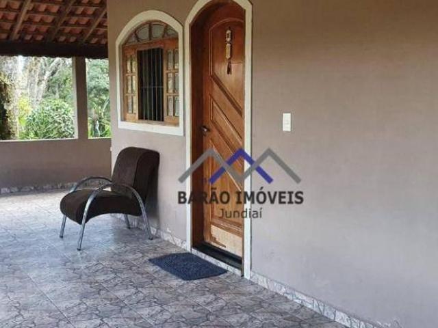 Excelente Chácara à venda c/ 8.547 m² terreno e 529 m² área construída no bairro Pinheirinho na cida