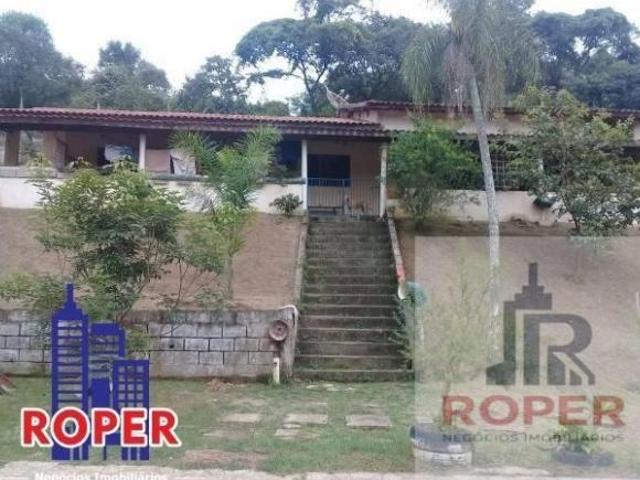 EXCELENTE CHÁCARA COM 2.000 METROS COM PISCINA À VENDA EM SÃO ROQUE