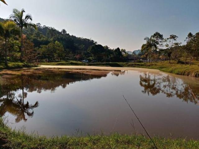 EXCELENTE CHÁCARA COM LAGO COD: 4450 F: 11 97302 9229 CESAR