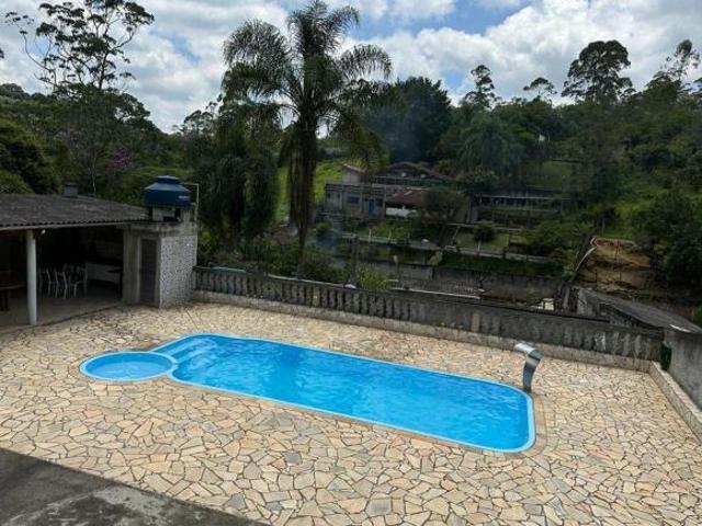 EXCELENTE CHÁCARA COM LAGO E PISCINA EM SÃO LOURENÇO DA SERRA SP