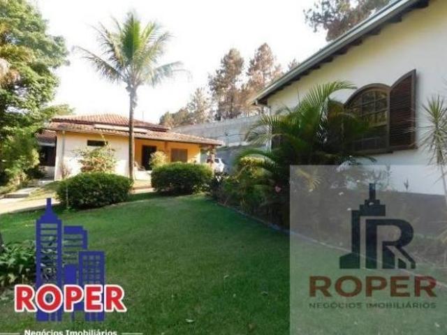 EXCELENTE CHÁCARA DOS SONHOS DE 6.065 M²/3 CASAS/PISCINA/LAGO/ ÁREA GOURMET À VENDA EM ATIBAIA