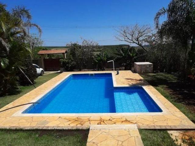 Excelente Chácara em Condomínio com Piscina e Pomar Completo