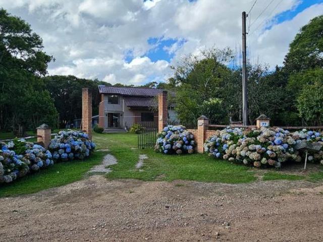 Excelente chácara em condomínio, plana, 03 suítes e piscina. São José dos Pinhais PR