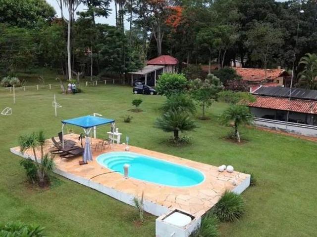 EXCELENTE CHACARA EM LUZIANIA, AO LADO DO RIO SÃO BARTOLOMEU