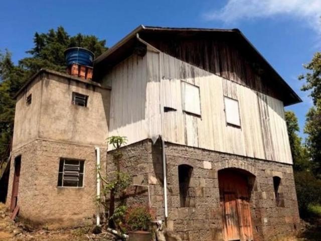 Excelente Chácara na estrada da uva 2ª Légua, com 2 hectares e c