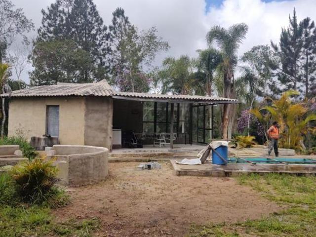 EXCELENTE CHÁCARA NO ASFALTO COM PISCINA COD: 5452 F: 11 97302 9229 CESAR