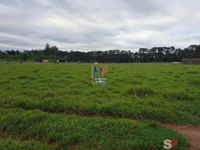 Excelente chácara Pederneiras, 35 alqueires, contendo três casas. Ideal para loteamentos ou empreend