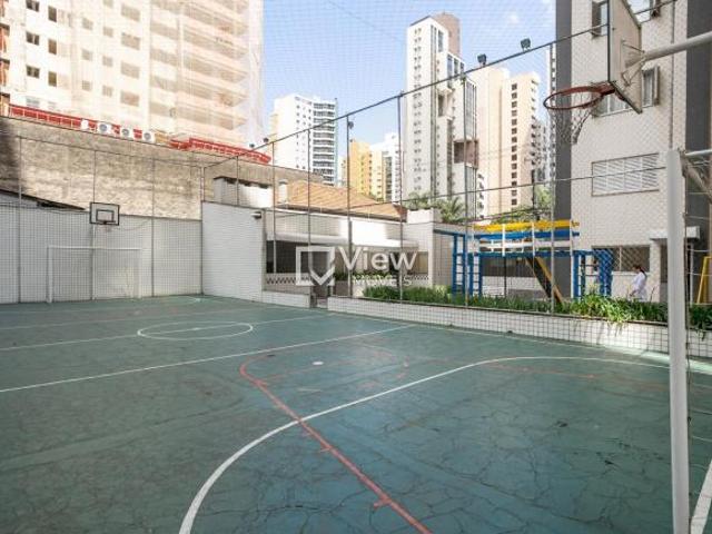 Excelente apartamento espaçoso no coração do Batel