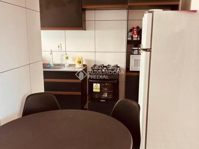 EXCELENTE APTO 2 GUARTOS, COZINHA, SALA, BAMHEIRO, CARAGEM COBERTA