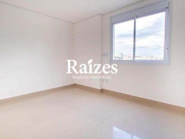 Excelente apto com 3 suítes e vista para o Praia Clube