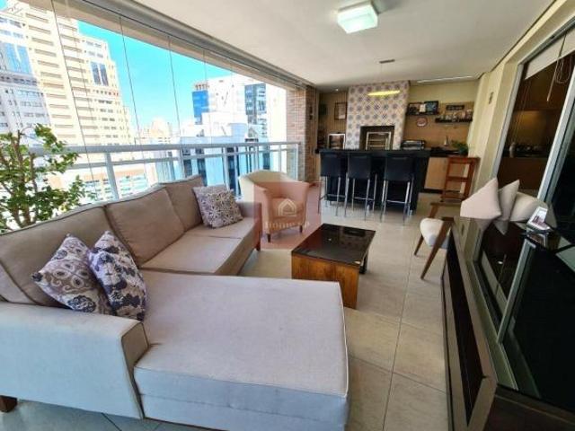 Excelente apto com terraço Gourmet