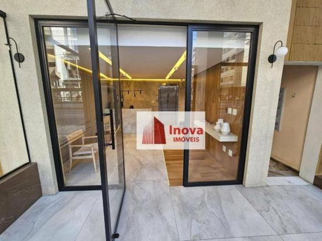 Excelente Apto de 200 m² com 4 quartos sendo 2 suítes, elevadores, portaria 24 horas e 1 vaga de gar