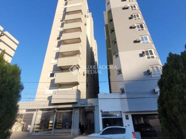 Excelente AP amplo com 2 Suítes e 2 garagens cobertas