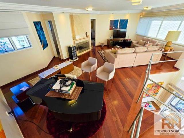 Excelente ap duplex 204m², 4 suítes, 3 vagas soltas fixas, cômodos amplos