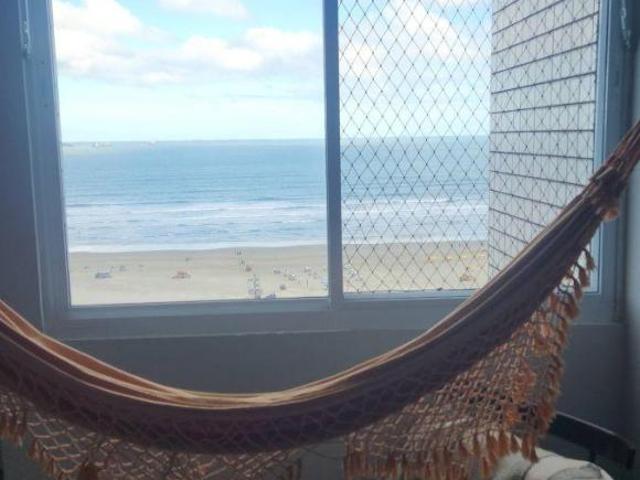 Excelente Apartamento 3 Dormit, todo reformado, andar alto, frente mar e ótima localização!