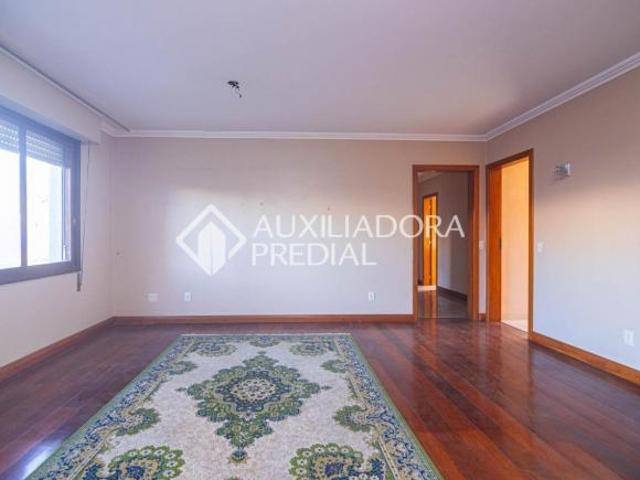 Excelente apartamento 3 quartos e 4 banheiros no bairro Menino Deus