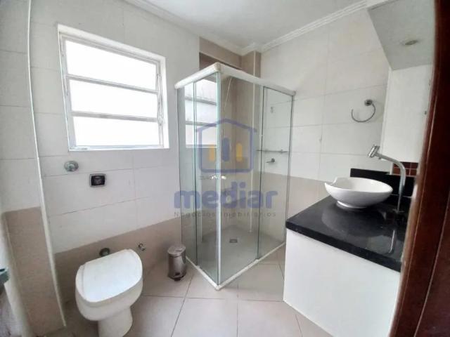 Excelente apartamento 2 dormitórios + dependência no coração do Gonzaga!