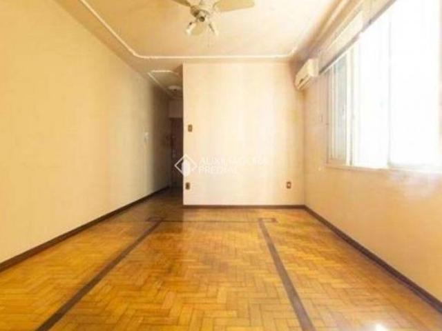 Excelente apartamento 2 dormitórios de frente com sacada