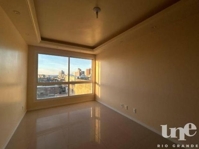 Excelente apartamento com frente norte no Centro
