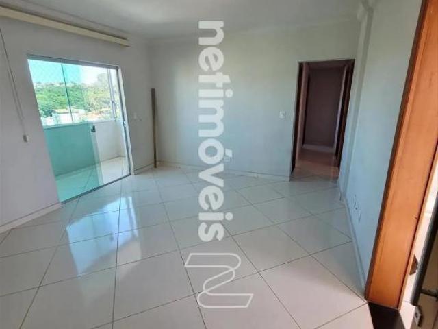 EXCELENTE APARTAMENTO, COM LINDA VISTA E EM ÓTIMA LOCALIZAÇÃO