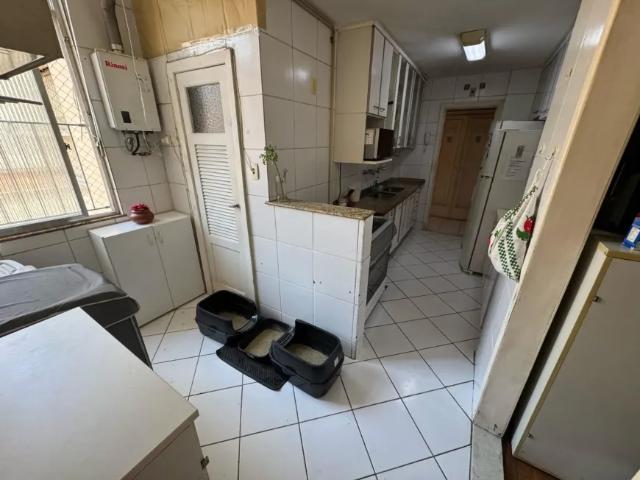 Excelente apartamento com salão e 3 quartos em Copacabana VENDA