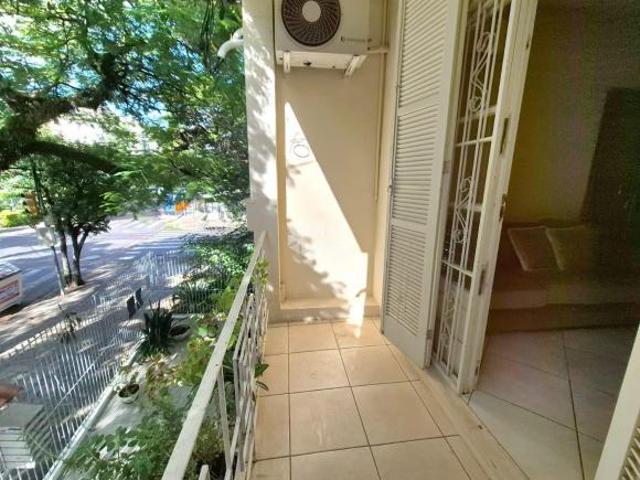 Excelente apartamento com três dormitórios e ampla sacada