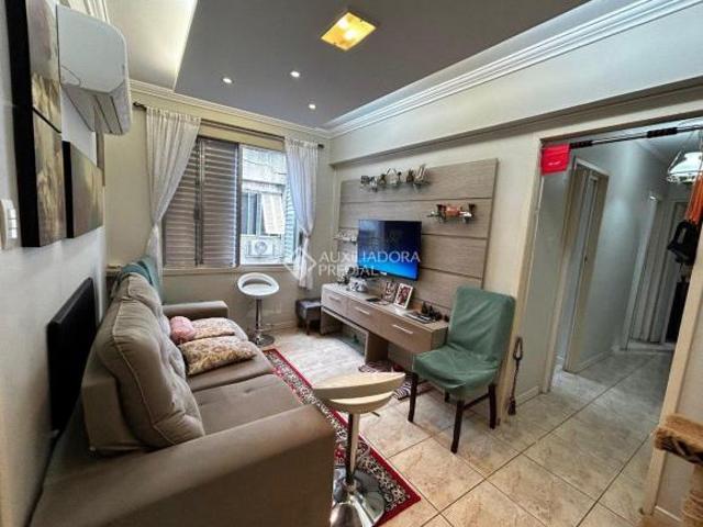 Excelente apartamento com três quartos